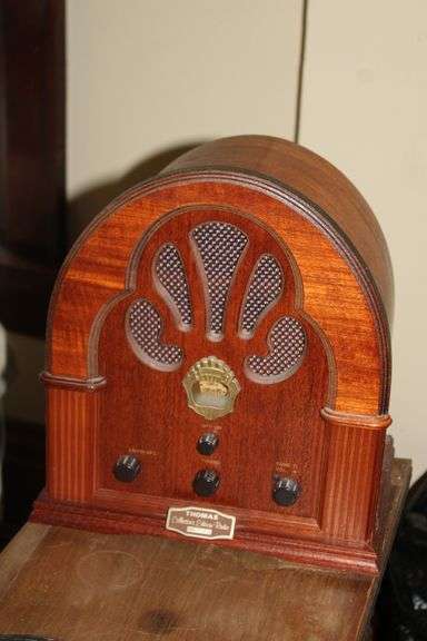 Thomas Collector's Edition Radio - Auction Ohio