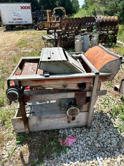 Vintage Clipper Seed Cleaner - Auction Ohio