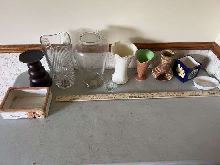 Assorted Vases, Flower Arrangement Decor - Auction Ohio