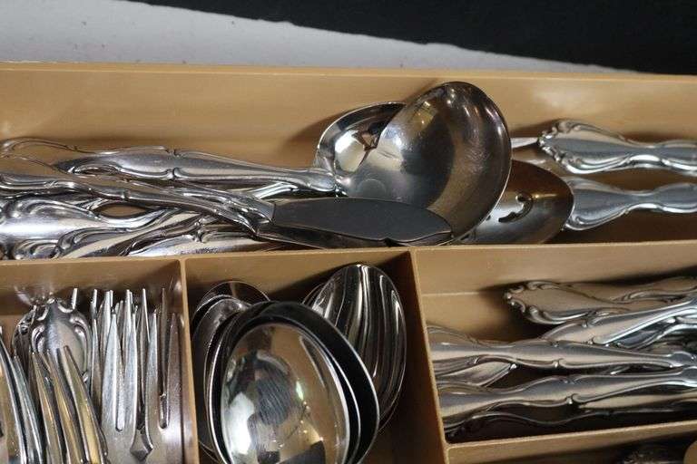 Oneida Flatware - Auction Ohio
