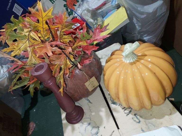 Hallmark Pumpkin & Honey & Mr. Pumpkin - Auction Ohio