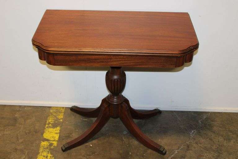 Parlor Table - Auction Ohio