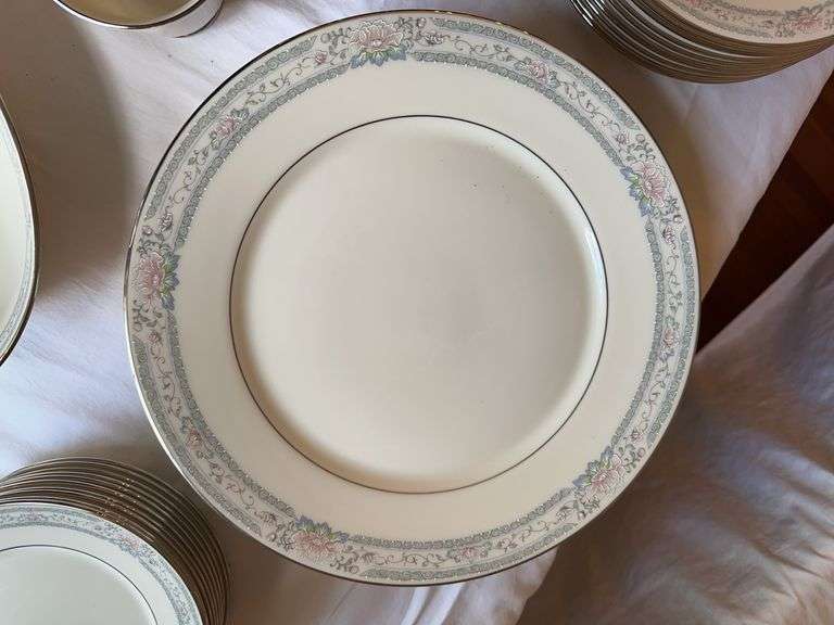 Lenox china - Charleston pattern - Auction Ohio