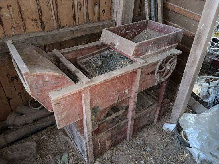 The Clipper Seed Cleaner - Auction Ohio