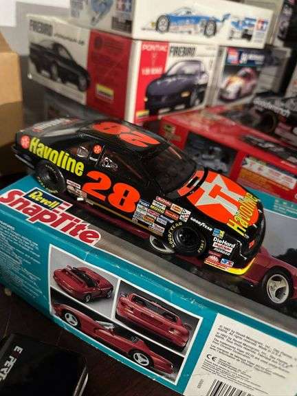 1:25 Scale Revell Model Cars – NASCAR Monte Carlo and Dodge Viper RT/10 ...