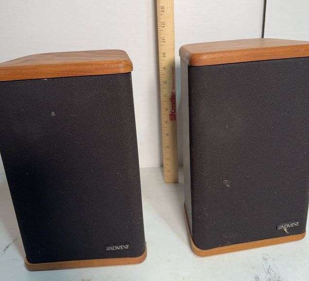 Advent Speaker Set - Auction Ohio