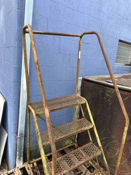 Rolling Metal Shop Stairs - Auction Ohio