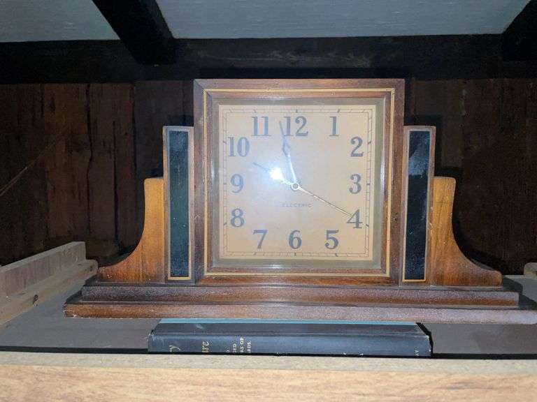 Electric Clock - Auction Ohio