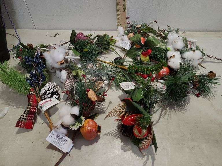 17 Winter Floral Picks - Auction Ohio