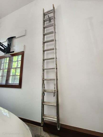 24' Extension Ladder - Auction Ohio