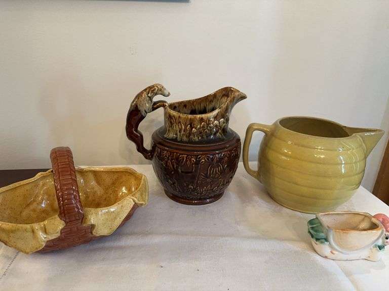 Bauer pottery, Harker Pottery etc - Auction Ohio