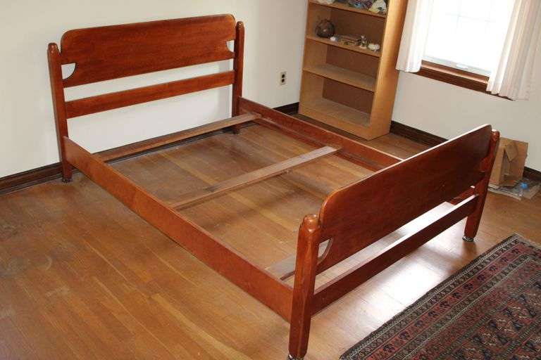 Maple Bed Frame - Auction Ohio