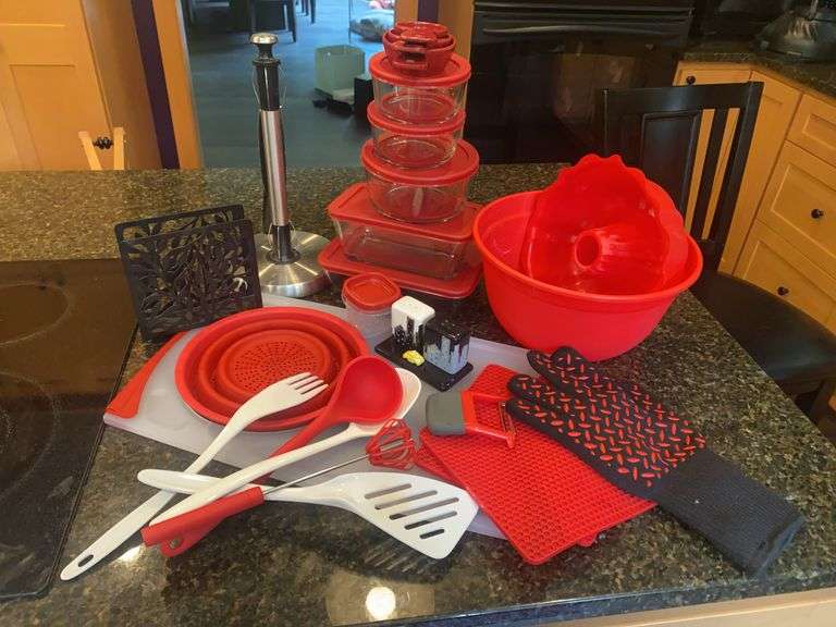 Black, red and white kitchen essentials - Auction Ohio