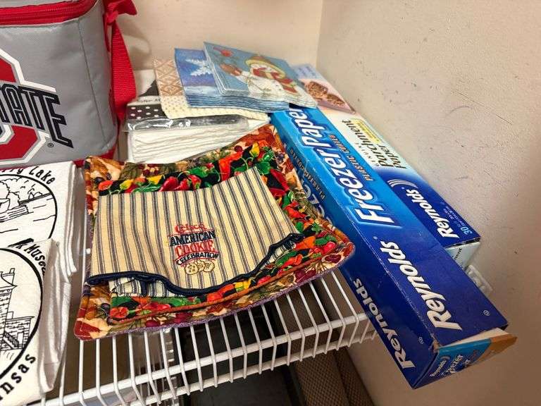 Towels & Soft Goods - Auction Ohio