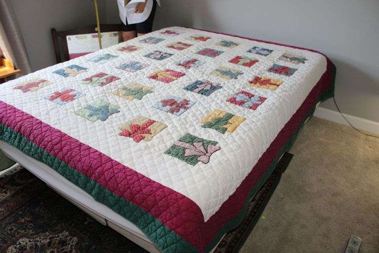 Calico Quilt - Auction Ohio
