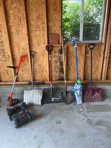 Long Handled Tools - Auction Ohio