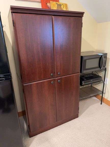 South Shore Morgan Royal Cherry Storage Cabinet - Auction Ohio