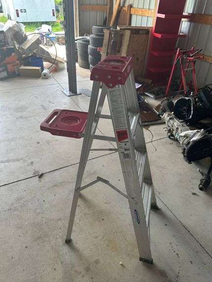 Werner 4-ft Aluminum Type III Step Ladder with 200 lb Capacity ...