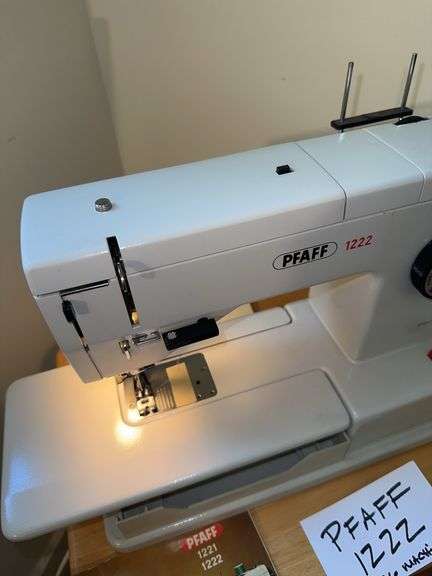 Pfaff 1222 sewing machine - Auction Ohio