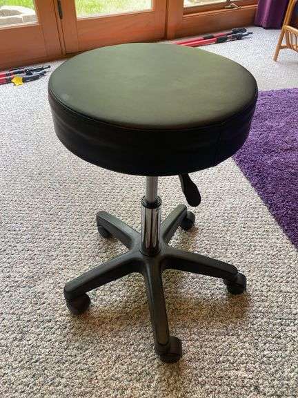 Adjustable rolling stool - Auction Ohio