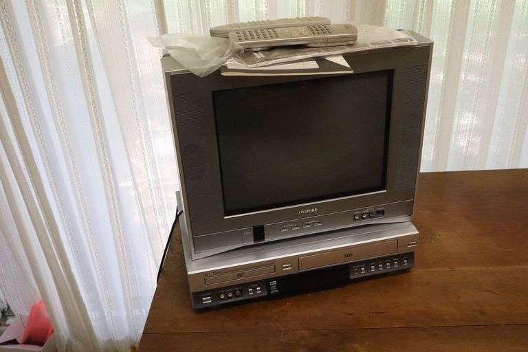 Toshiba TV & VCR/DVD Player - Auction Ohio