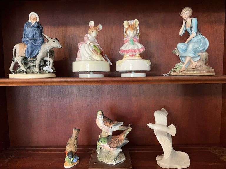 Misc figurines - Schmid, Ethan Allen, Lego + Kingwood. - Auction Ohio