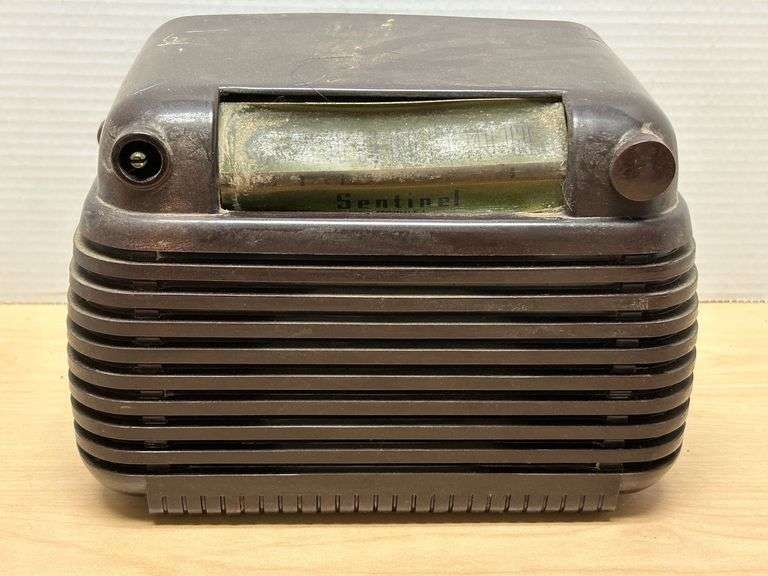 Vintage Sentinel Bakelite Tube Radio – Model 30, Art Deco Design ...