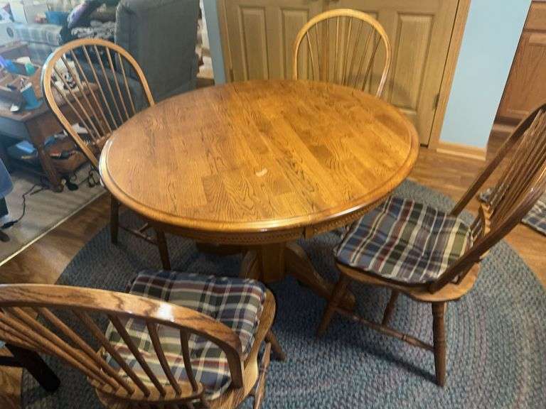 Oak kitchen table with chairs - Auction Ohio