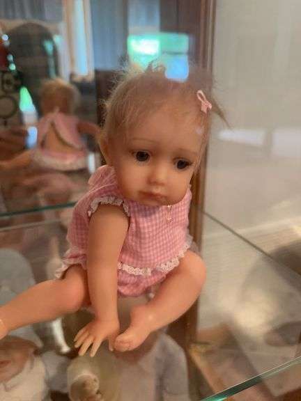 Dolls – Lee Middleton and Laura TUZIO – Ross doll - Auction Ohio