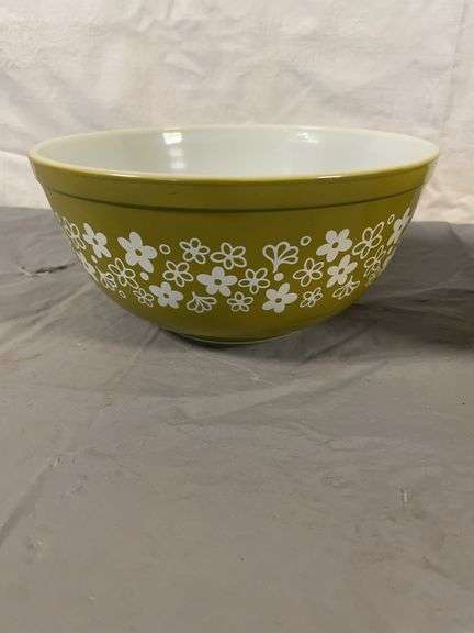 Pyrex Crazy Daisy Bowl & More - Auction Ohio