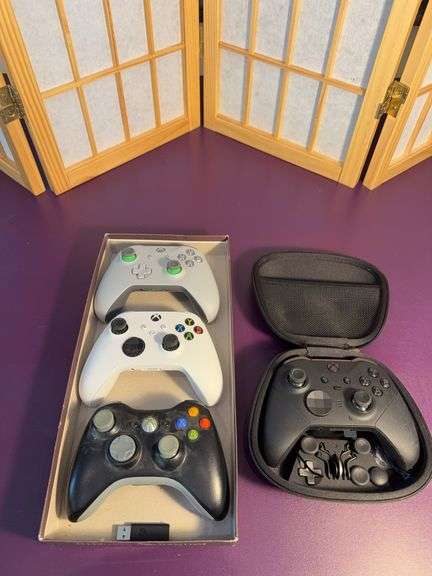 Five Xbox Controllers - Auction Ohio