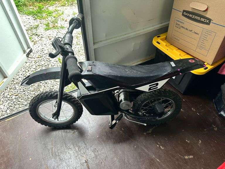 Razor Electric Mini Dirt Bike - Auction Ohio
