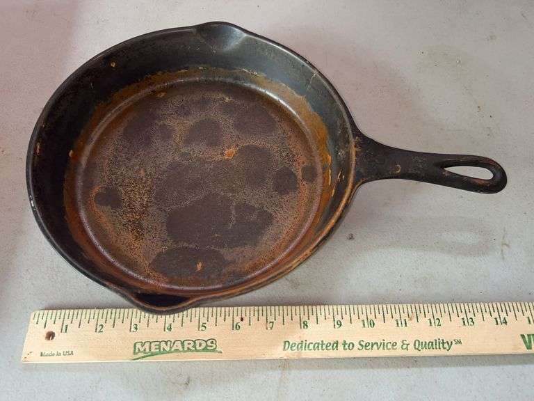 Number 8 Cast Iron Skillet - Auction Ohio
