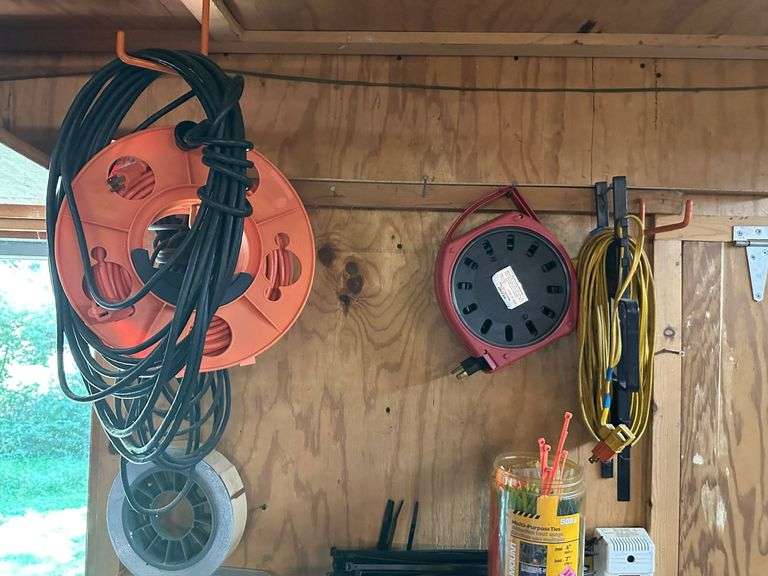 Extension Cord Reels and Cable Holders - Auction Ohio
