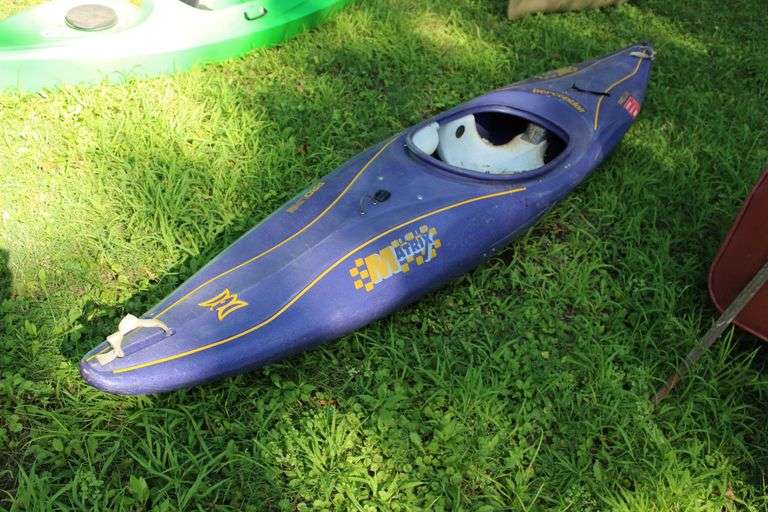 Matrix Corsica Kayak - Auction Ohio