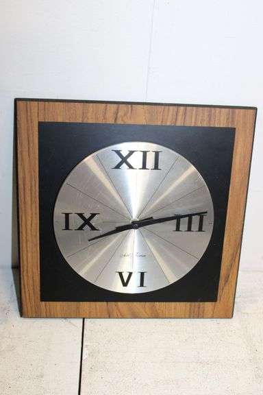 MCM Wall Clock - Auction Ohio