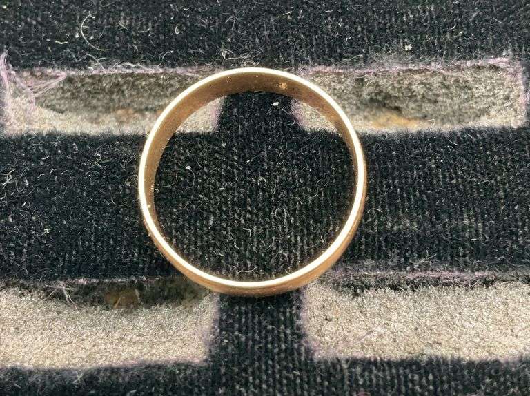 10 Karat Gold Ring, 2.2g, Size 9 - Auction Ohio