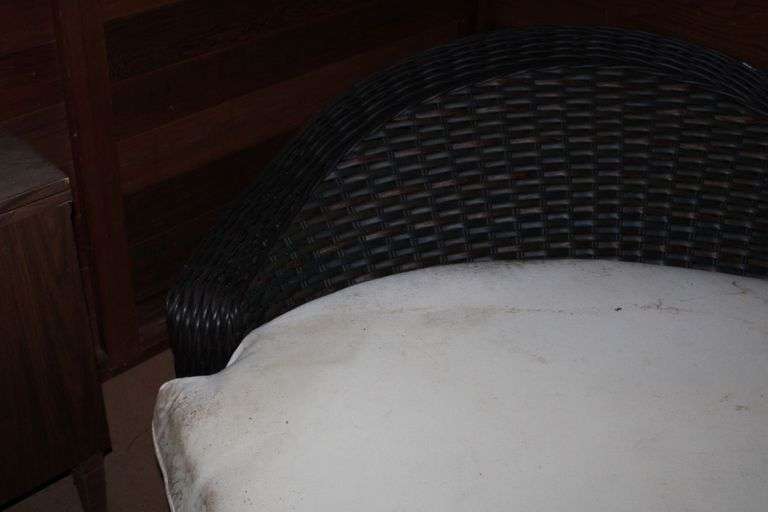 Weather Master Wicker Lounge Chair - Auction Ohio
