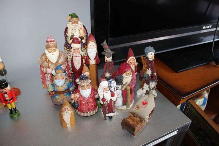 Santa Figurine Collection - Auction Ohio