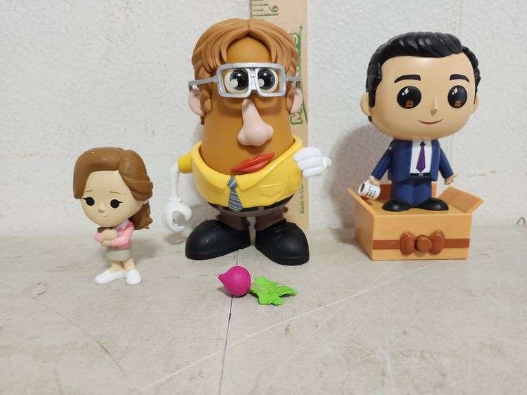 Assorted The Office Figures - Auction Ohio