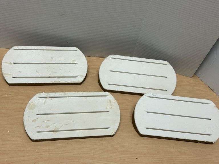 Set of 4 White Slotted MDF Display Bases / Stands - Auction Ohio