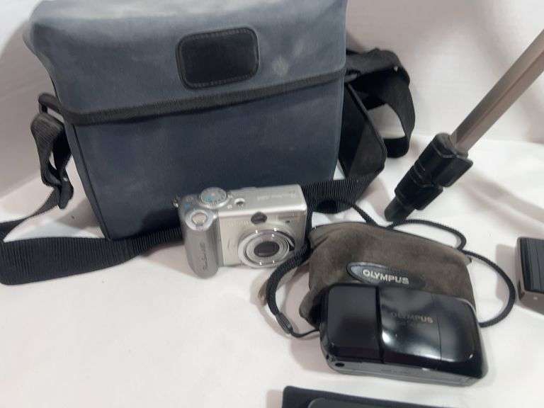 Cameras, Flash, Tripod - Auction Ohio