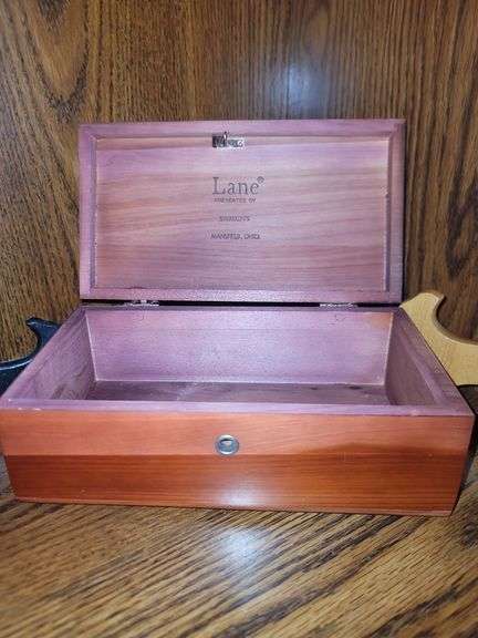 Small Lane Wooden box and 2 plate stands - Auction Ohio
