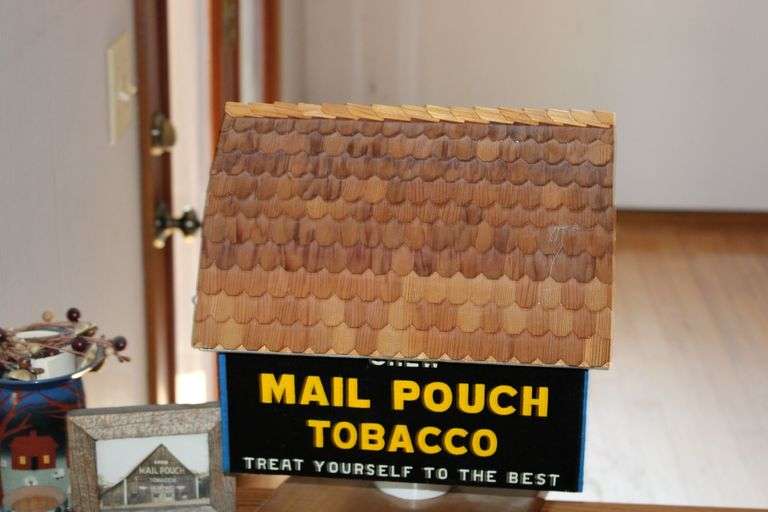 Mail Pouch Decor - Auction Ohio