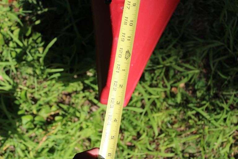 Future Beach Explorer 10.4 Kayak - Auction Ohio