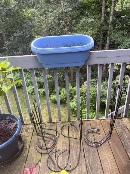 Plastic Railing Planter/Metal Railing Flower Pot Holders - Auction Ohio