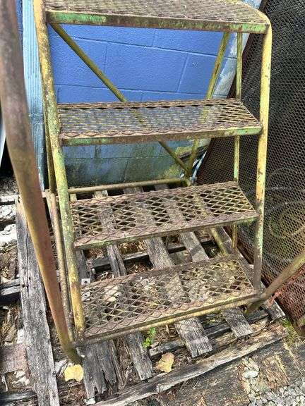 Rolling Metal Shop Stairs - Auction Ohio