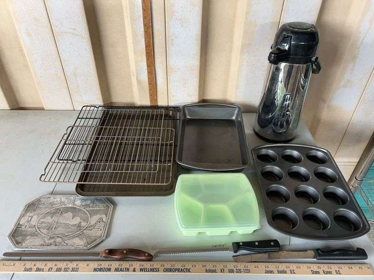 Assorted Kitchen Items - Auction Ohio