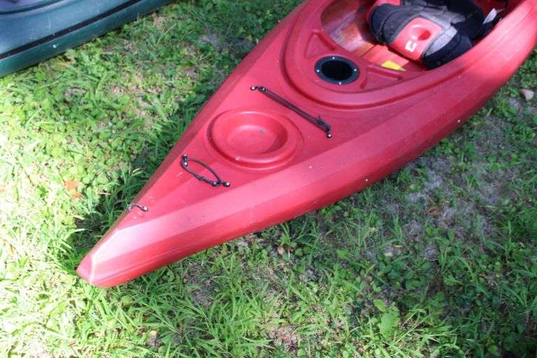 Future Beach Explorer 10.4 Kayak - Auction Ohio