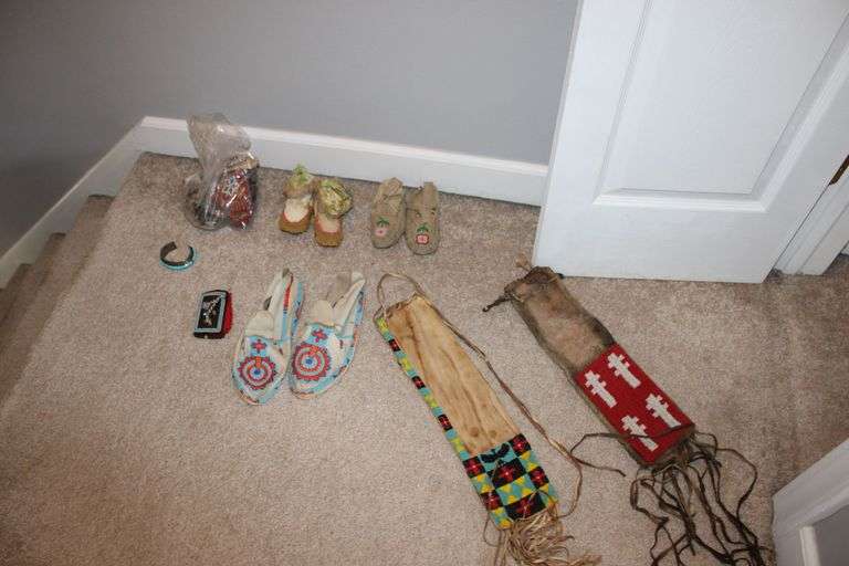 Native American Beaded Accessories & Sterling Silver Cuff - Auction Ohio